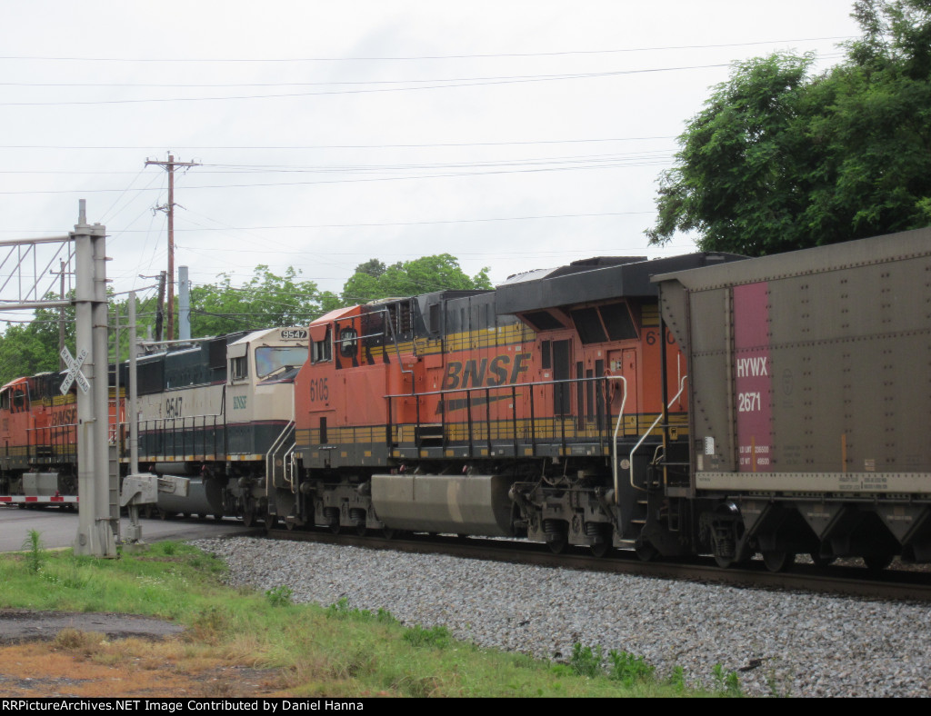 BNSF 6105